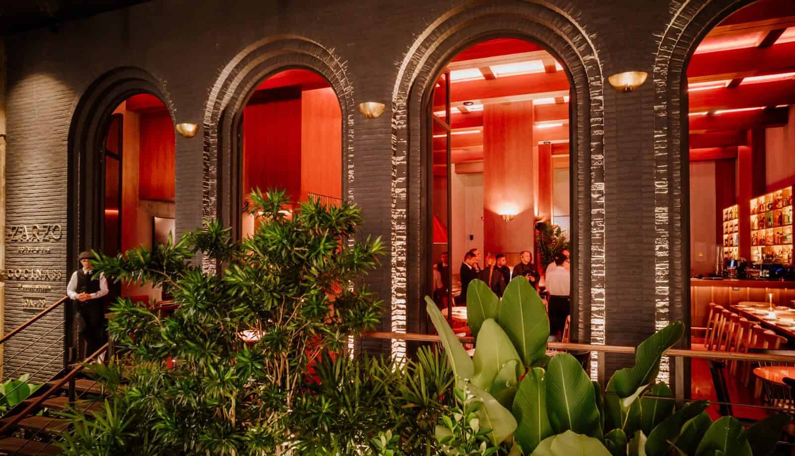 Zarzo Bar: El Rooftop Perfecto en Medellín