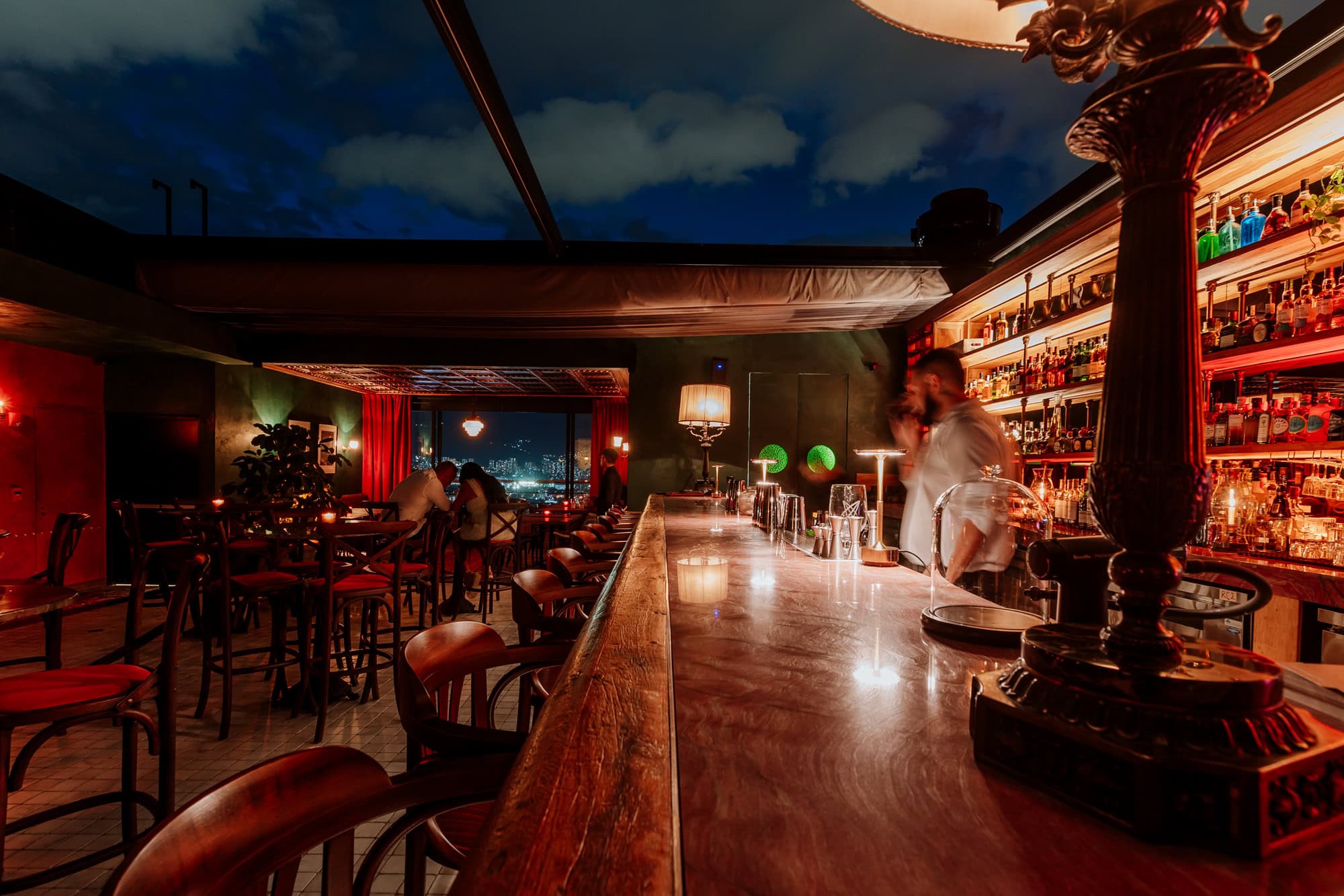 Zarzo Bar Medellín: Donde las Noches de Jazz en Vivo se Fusionan con la ...